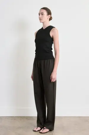 Almina Concept High V-neck Tank