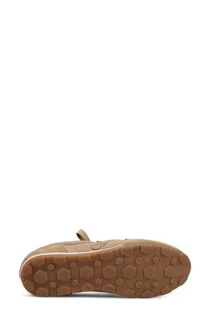Vaneli Farryn Lace-up Sneaker