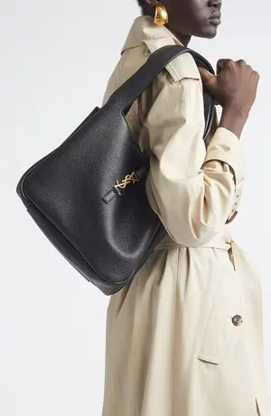 Saint Laurent Small Le 5 À 7 Bea Leather Tote