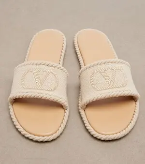 Valentino Garavani Vlogo Torchon Slides - Beige
