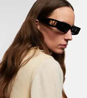 Valentino Garavani Vain Bold Vlogo Rectangle Sunglasses