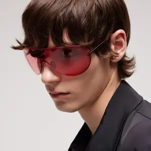 Gucci Mask Frame Sunglasses With Logo