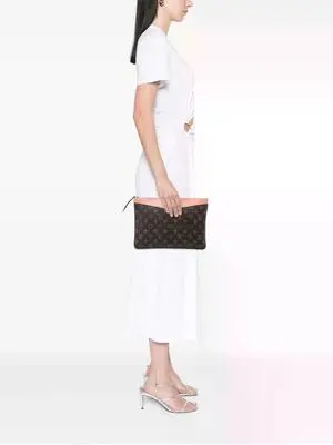 LOUIS VUITTON 2017 Monogram Daily Pouch - Brown