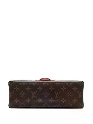 LOUIS VUITTON 2017 Monogram Epi Saint Michel Crossbody Bag