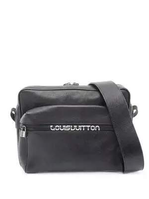 LOUIS VUITTON 2017 Pm Logo-lettering Messenger Bag - Black