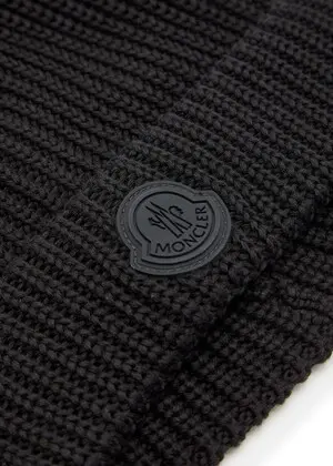 Moncler Logo-appliquéd Ribbed Beanie - Black
