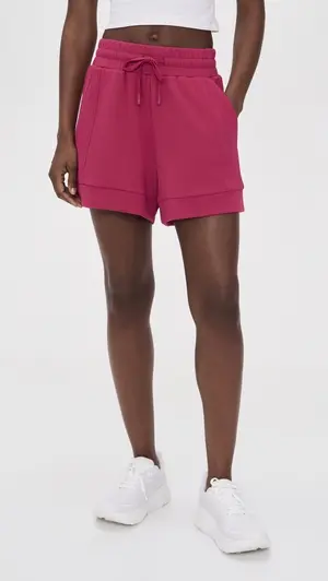 Varley Atrium High-rise Shorts - Rich Raspberry