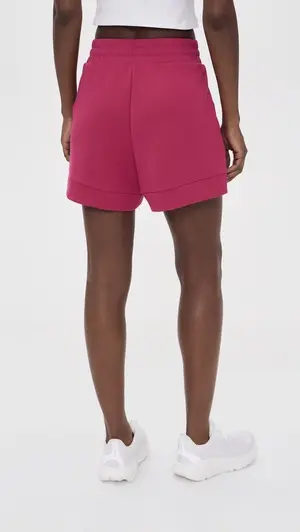 Varley Atrium High-rise Shorts - Rich Raspberry