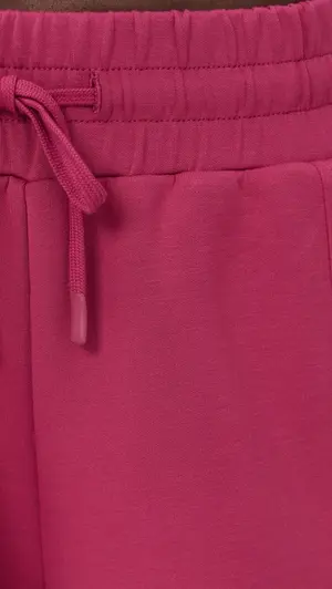 Varley Atrium High-rise Shorts - Rich Raspberry