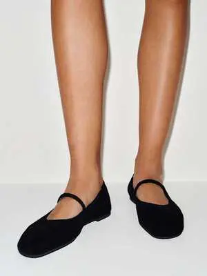 REFORMATION Buffy Ruched Ballet Flat - Black