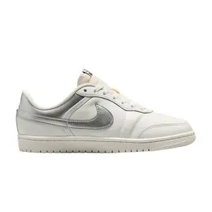 JORDAN Wmns Skyline Low Sneakers - White