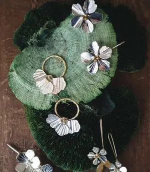 MATR BOOMIE Sayuri Petal Hoop Earrings - Silver