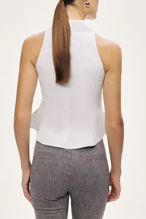 NOCTURNE Sleeveless Sculpted Shirt - White