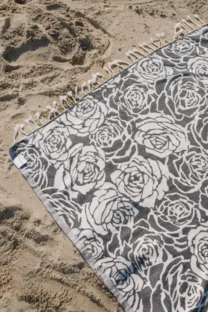 INFUSEZEN Rose Sand Resistant Organic Turkish Towel - Black