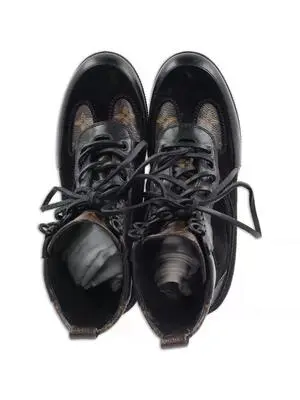 LOUIS VUITTON Laureate Monogram Boots