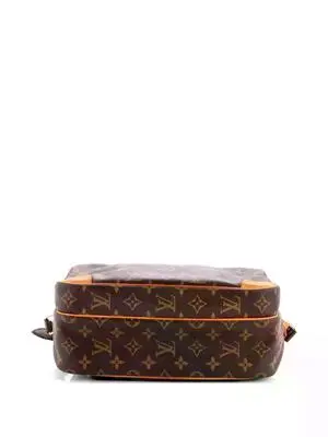 LOUIS VUITTON Nil Messenger Bag Monogram Canvas 28 - Brown