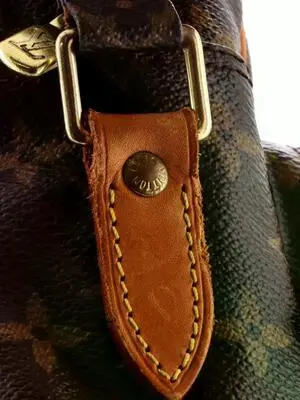 LOUIS VUITTON Nil Messenger Bag Monogram Canvas 28 - Brown