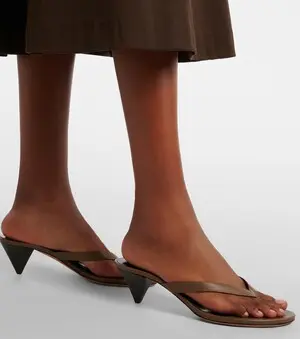 JUDE Rooty Leather Thong Sandals - Brown