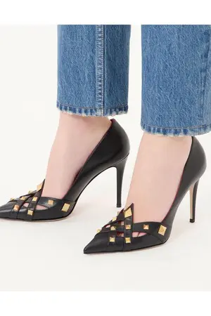 Valentino Garavani Studded Kidskin Leather Pumps Black