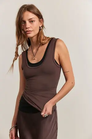 Fitted Scoop Neck Tank Top