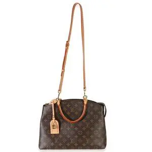 LOUIS VUITTON Monogram Canvas Grand Palais