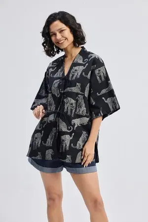 REISTOR Oversized Animal Print Shirt With Front Tie Detail