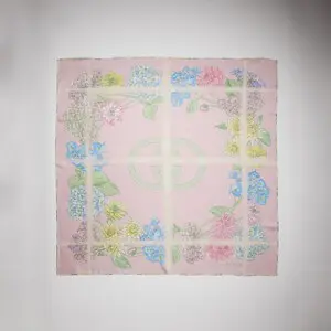 Gucci Printed Silk Twill Carr - Pink