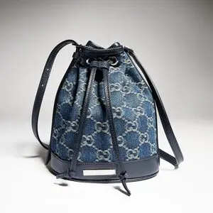Gucci Mini Bucket Bag With Plaque - Blue