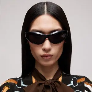 Gucci Cat Eye Frame Sunglasses - Black
