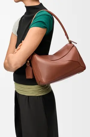 Loewe Medium Featherlight Puzzle Bag In Nappa Lambskin - Pecan