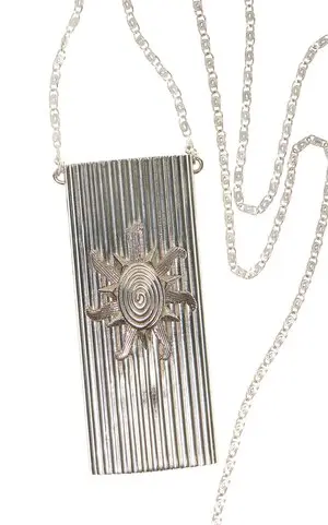 Juju Vera La Isla Sun Lighter Pendant