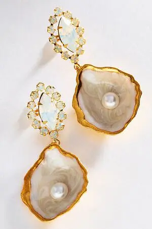 THE PINK REEF Oyster Earrings Sand