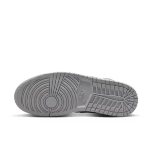 JORDAN 1 Mid Se High Top Sneakers
