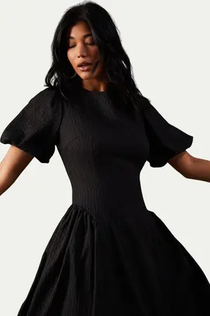 WAREHOUSE Seersucker Puff Sleeve Midi Dress - Black