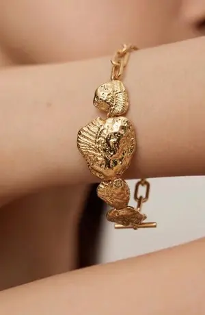 YOJ Oldeu Shell Charm Bracelet