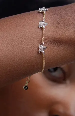 YOJ Luludi Flower Mix Metal Bracelet In Gold