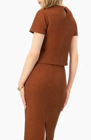 IVONNE Textured Knit Short Sleeve Top