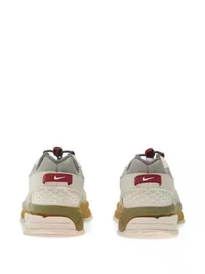 Nike Zoom Vomero Roam Sneakers