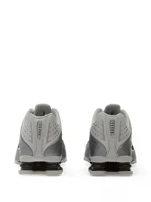 Nike Shox R4 Sneakers - Grey