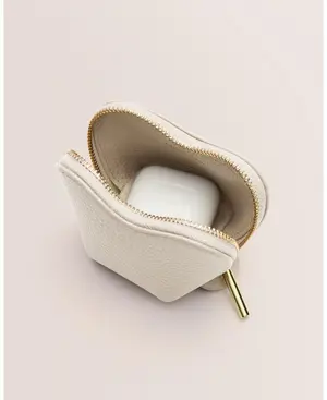 Cuyana Tiny Heart Case - Ecru