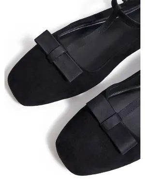 HOBBS LONDON Ottilie T-strap Flats