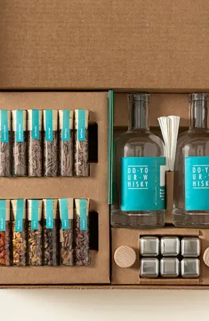 UNCOMMON GOODS Whiskey Making Kit
