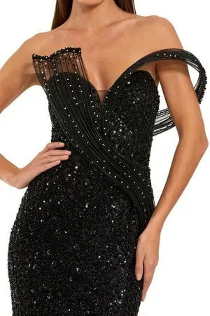 Mac Duggal Sequin Gown With Sculptural Off-shoulder Detail - Black