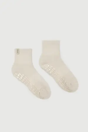 FRAISE Quarter Crew Grip Socks - Stone