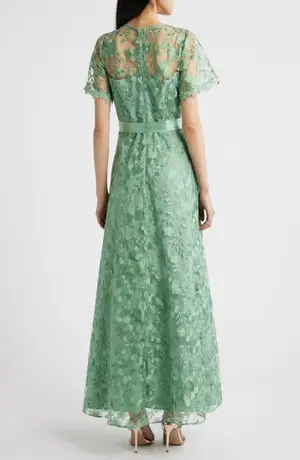 TAHARI ASL Floral Embroidery Short Sleeve Gown