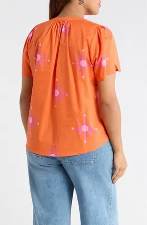 SUGARLIPS Karani Starburst Xoey Split Neck Top