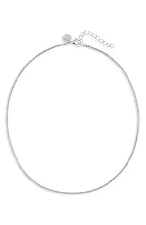 The Sis Kiss Silver Necklaces