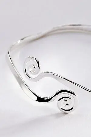 Ettika Intertwined Aura Arm Cuff - Silver