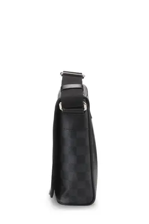 LOUIS VUITTON Damier Graphite District Nm