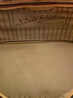 LOUIS VUITTON 2011 Monogram Neverfull Gm Tote Bag